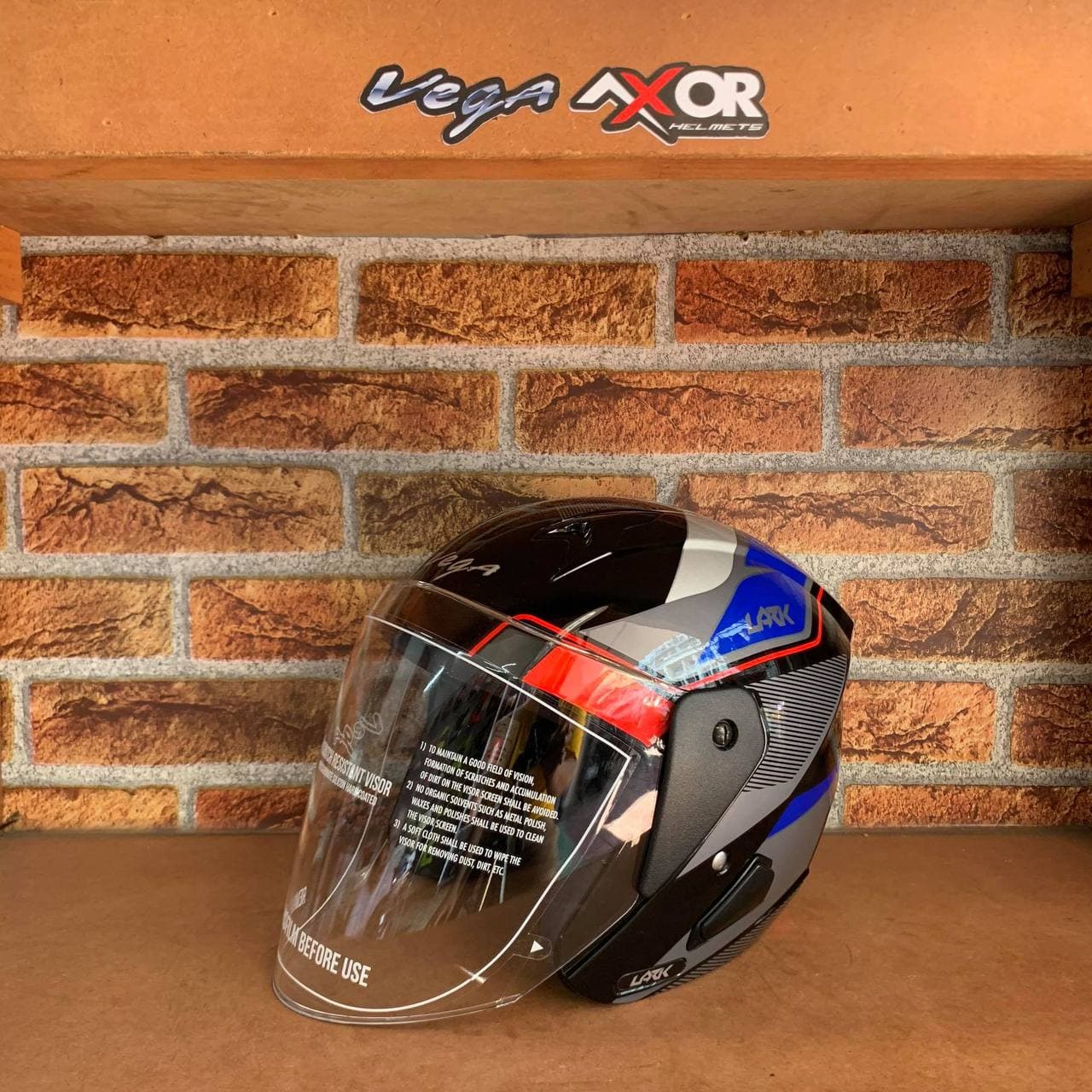 VEGA Helmets Model Lark Navi - KMX Helmets